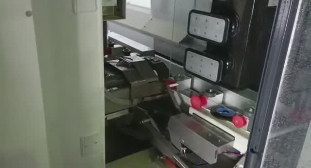 Вертикальный центр Intermac Vertmax, обработка заготовки 1000x1000x8 мм за 2 минуты и 38 секунд