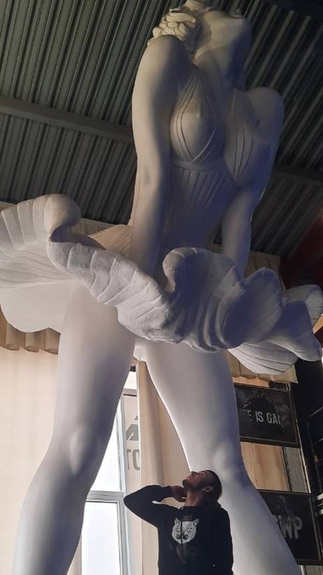 Ricky Martin - Livin' La Vida Loca (Livin' La Vida Loca - Безумная/Невероятная жизнь)