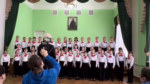 Хор младших классов ДШИ №7. Руководитель:  Галина Владимировна Киселенко.
