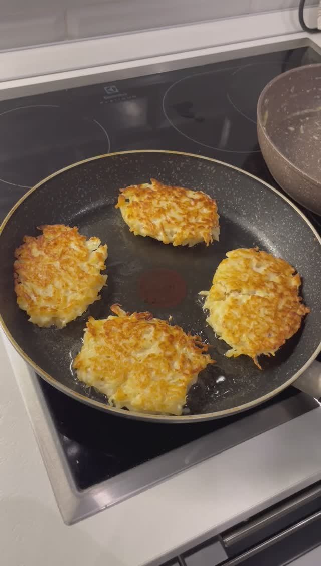 Капустные оладьи с манкой | Кулинария устами младенца