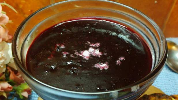 Смородиновый соус с финиками.
