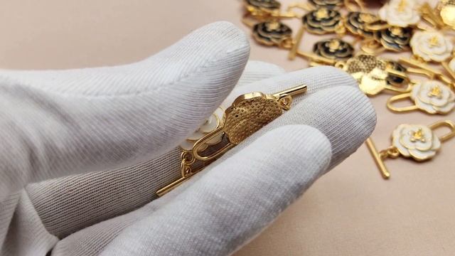 Новые замки тогглы Цветок с эмалью