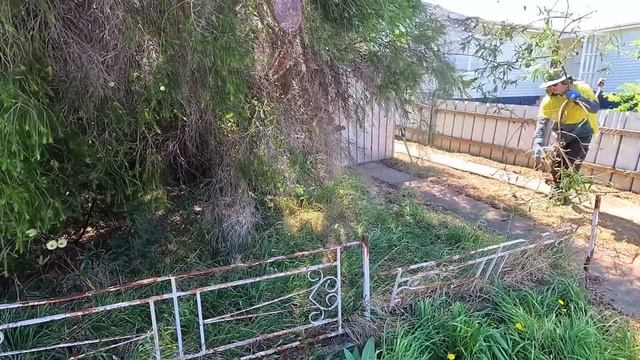 qc_ Смотрим как другие работают homeowner with POOR HEALTH!