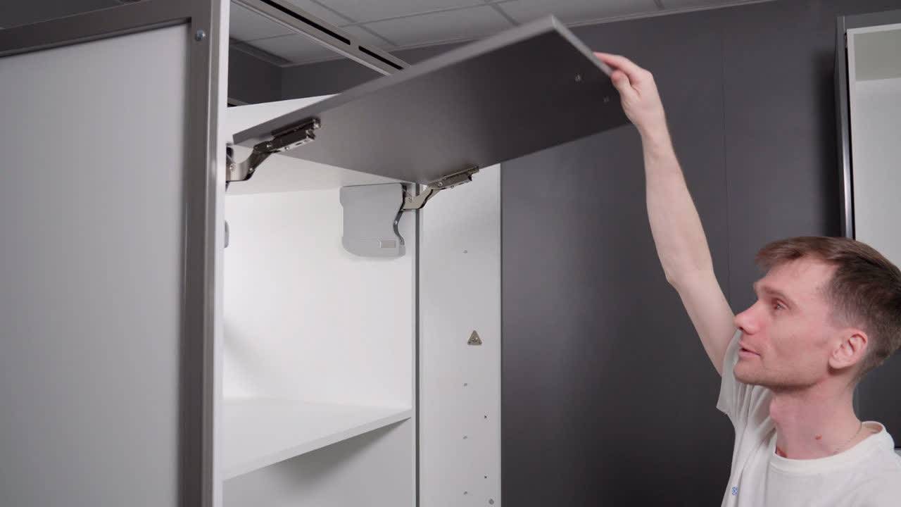 Установка поворотного подъемного механизма FLAP