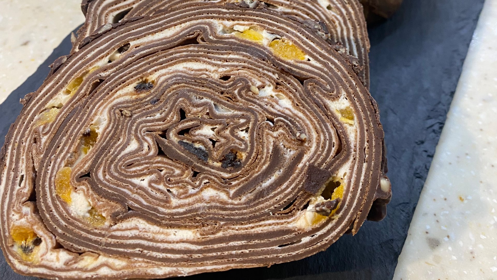 Блинный шоколадный рулет