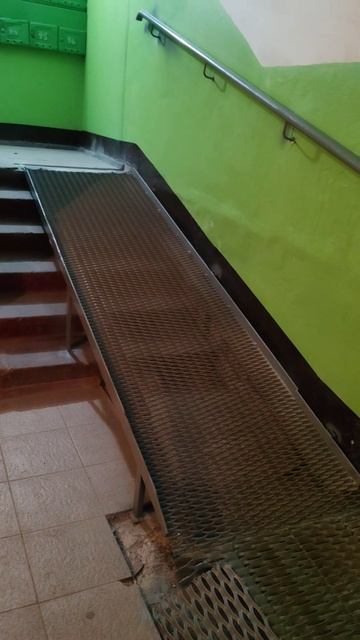 Пандус стационарный в подьезде I Пандус для заезда ФОЛ