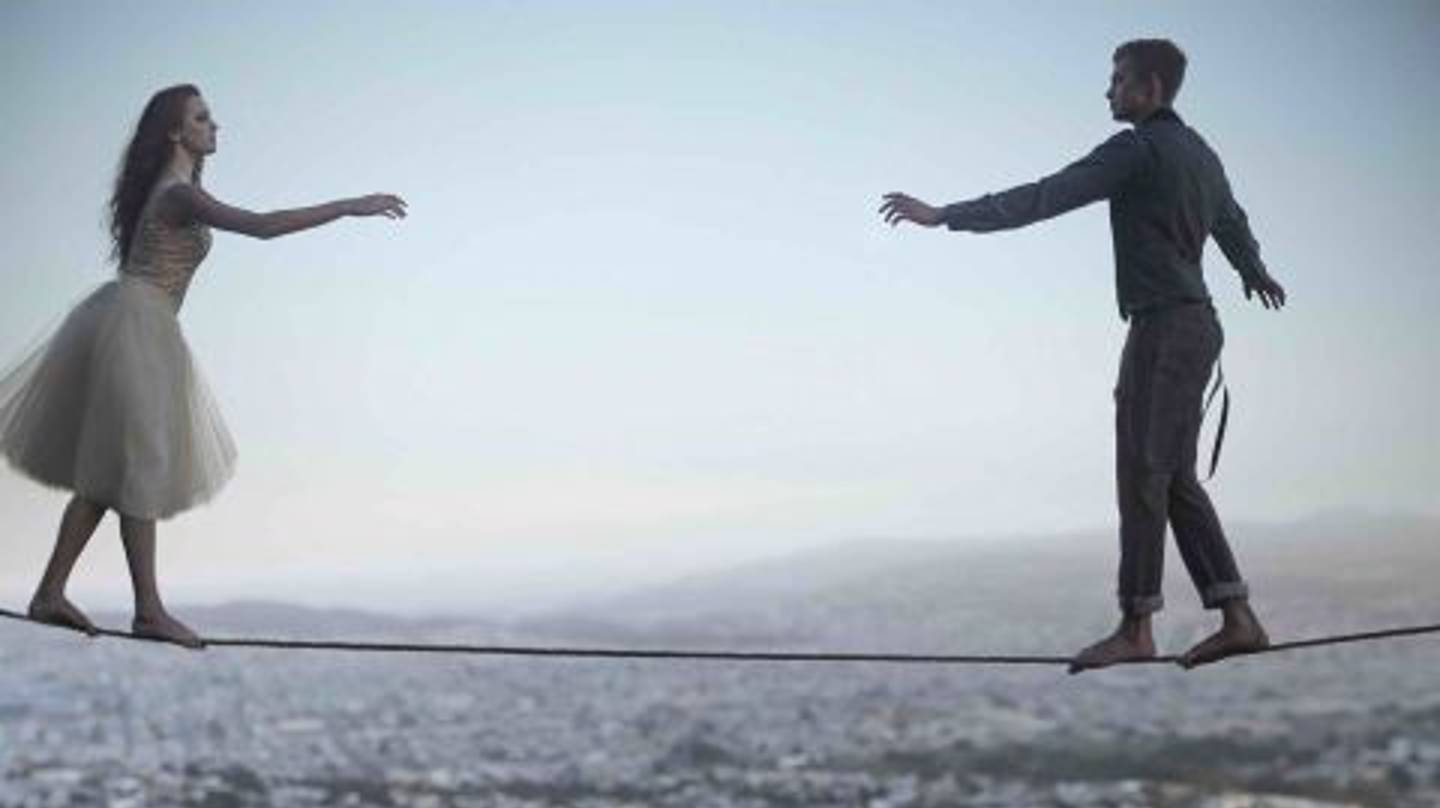 В этом городе меня нет Стихи Елены Казанцевой Муз и исп Олег Тищенко Видеомонтаж Елены Рыжаковой