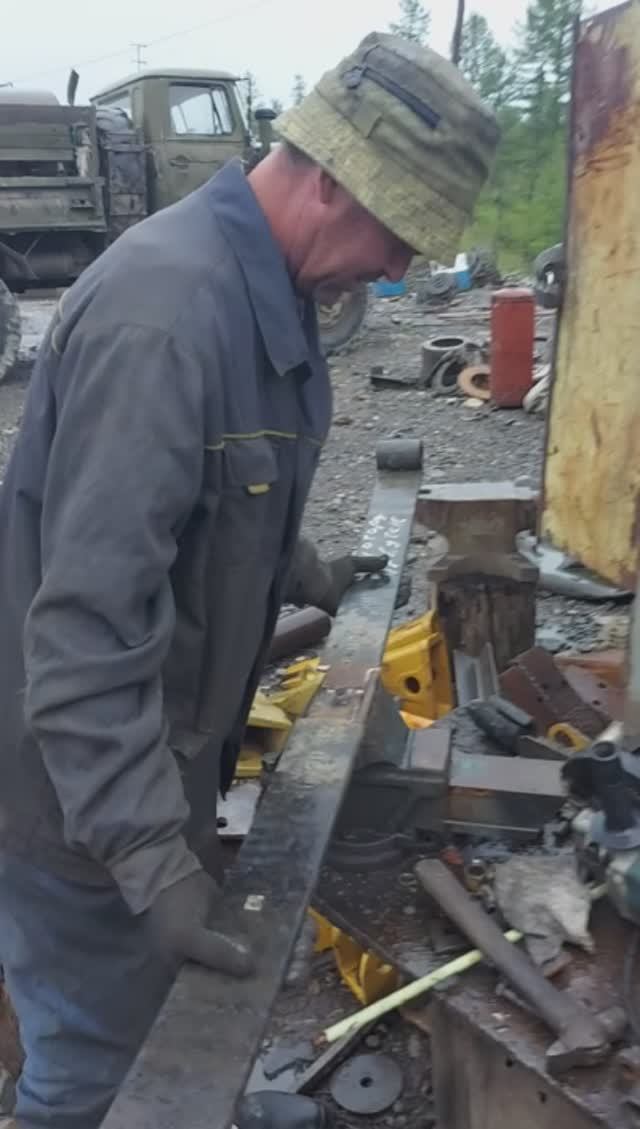 Ремонт рессоры Hino (Спонтанное видео)