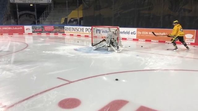 Упражнение для хоккейных вратарей. Техника при игровой ситуации.