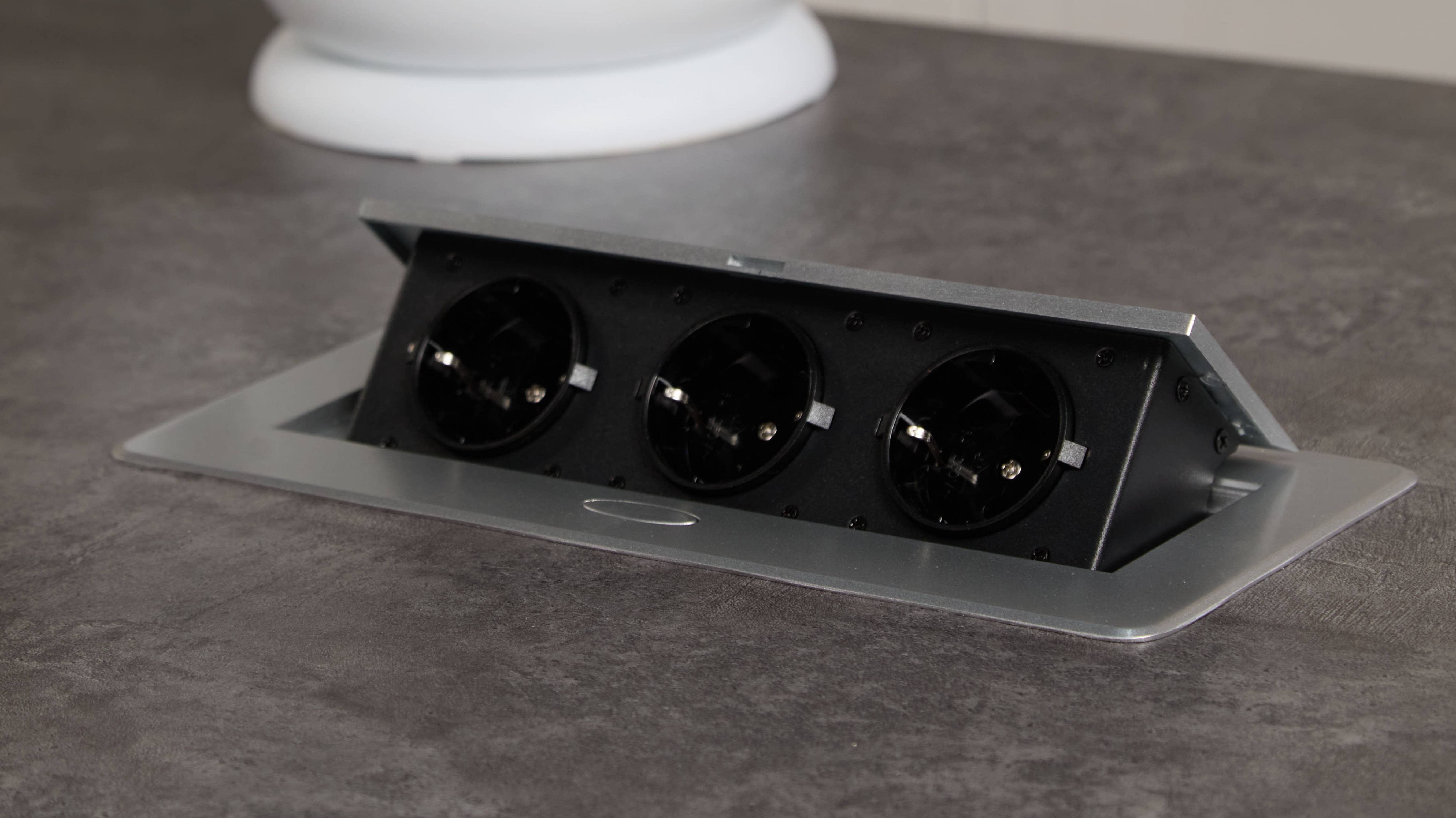 Выдвижной розеточный блок INRIOR серии TORO-01-80 (монтаж и установка)