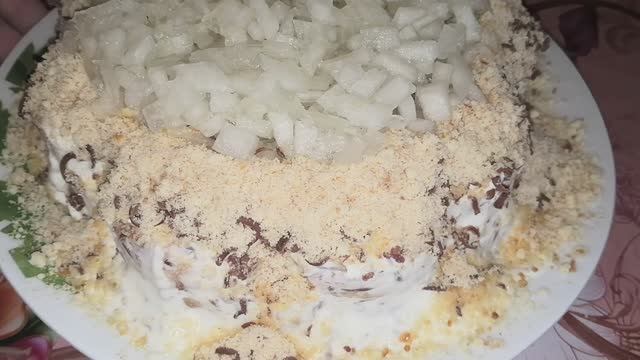 Торт "Снежная королева",
сногсшибательная вкуснота,все всегда ждут,когда же принесут поскорее чай.