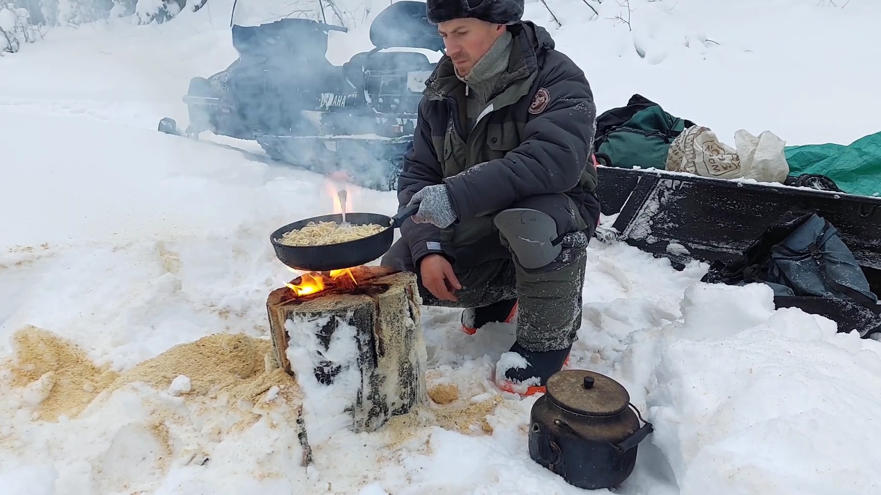 За Хариусом#С друзьями на таёжной речке,Часть 2-я, по пути заехали к отшельнику Сергею