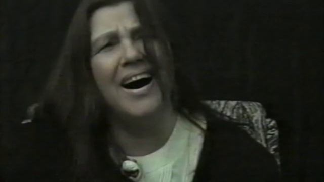 Песню "Облако волос" исполняет Валентина Игнатьева