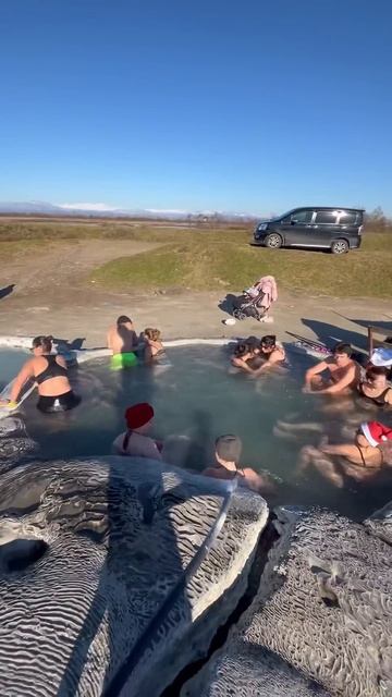 Серный гейзер из минеральной воды #сера #сероводород #источник #горячийисточник #минеральныеводы