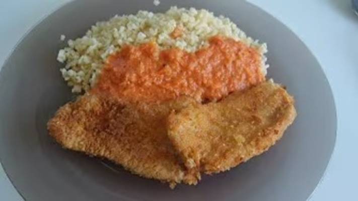 Шницель, булгур и томатный соус. Маринкины творинки. Всем МИРА и Добра!