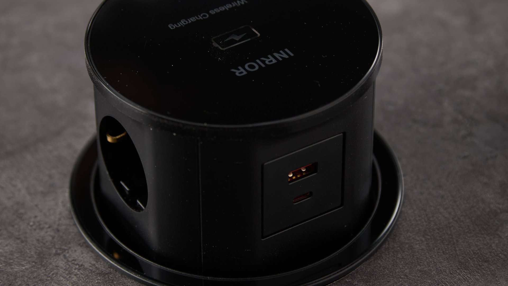 Выдвижной розеточный блок INRIOR серии MAC-01-20 (монтаж и установка)