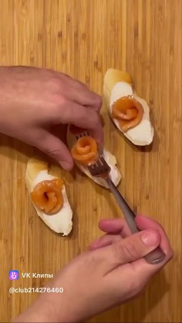 Красная рыба  и огурец на бутерброд