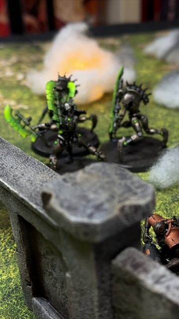 warhammer40k Что будет, если Скорпехи Некронов попадут под радиоактивную бомбардировку скитариев?