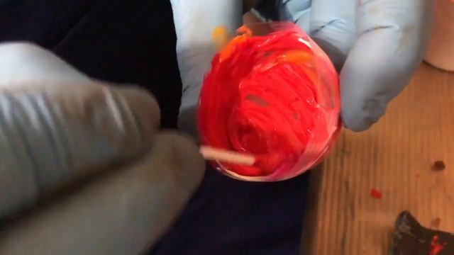 Как выровнять цвет замшевой сумки. Восстановление цвета кроссовок New Balance.