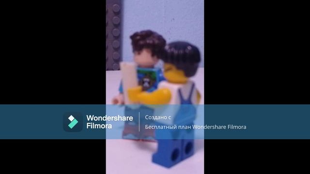 Жека черкает полы.