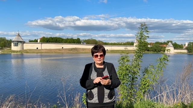 Украинцам. Читает автор Надежда Камянчук.