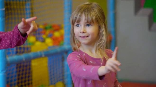 День рождения Ани 5 лет полный фильм . Читаем стих вместе