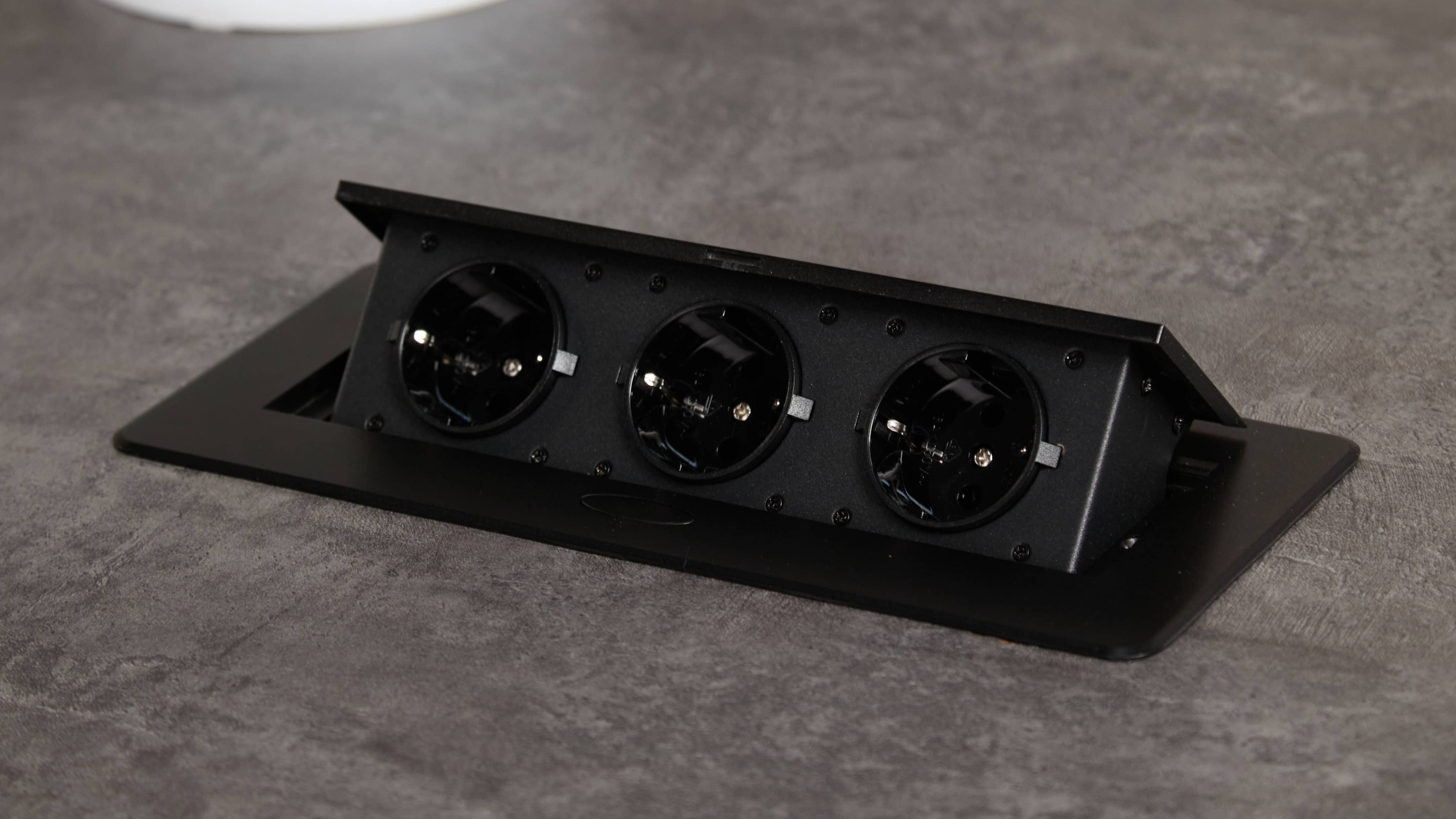 Выдвижной розеточный блок INRIOR серии TORO-03-20 (монтаж и установка)