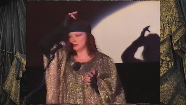 Песню "Распятие" исполняет Валентина Игнатьева