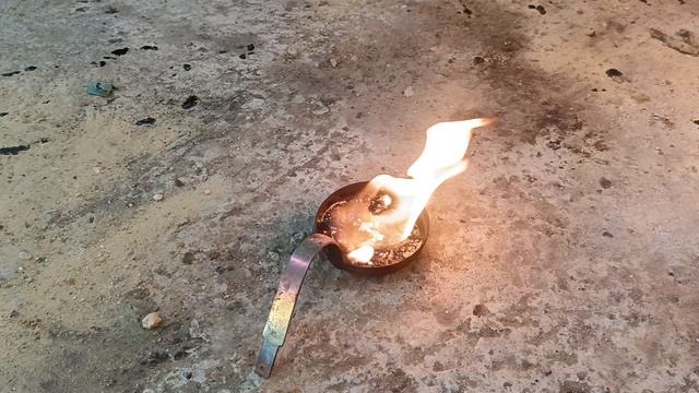 Нефтяной продукт от лузги подсолнечника горит хорошо