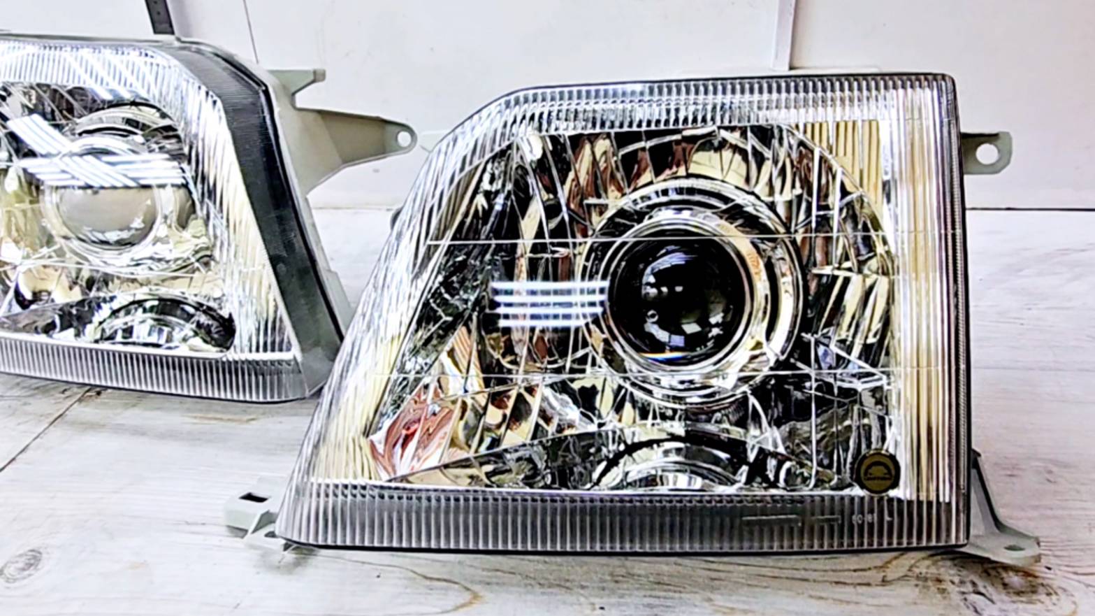 Toyota Land Cruiser Prado 90 тюнинг комплект фар