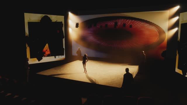 Пространство внутри, проект спектакля.