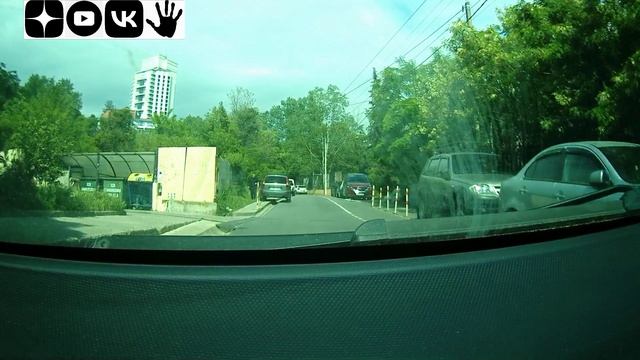 #2 Автоотзыв. Сочи. Часть 2. Узкие улицы, мотоциклы-велосипеды-самокаты.