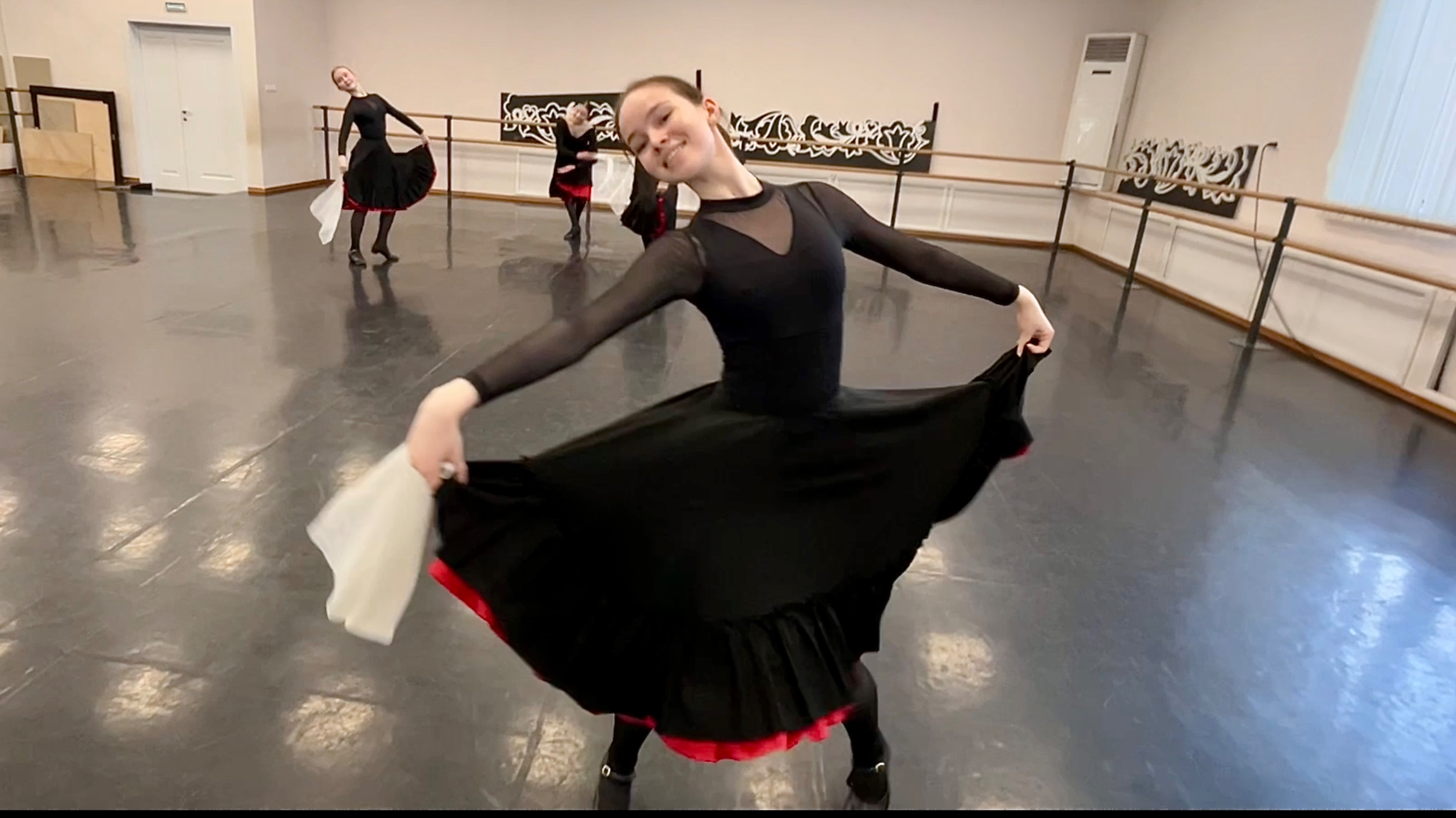 06-02-2025 ТАТАРСКИЙ ТАНЕЦ ,, БИШЬ СЕНЕЛЬ’’-АРИНА,ЭМИЛИЯ,МАРИЯ,ДАША,АМИНА.—ДВА ДУБЛЯ В ОДНОМ ВИЛЕО