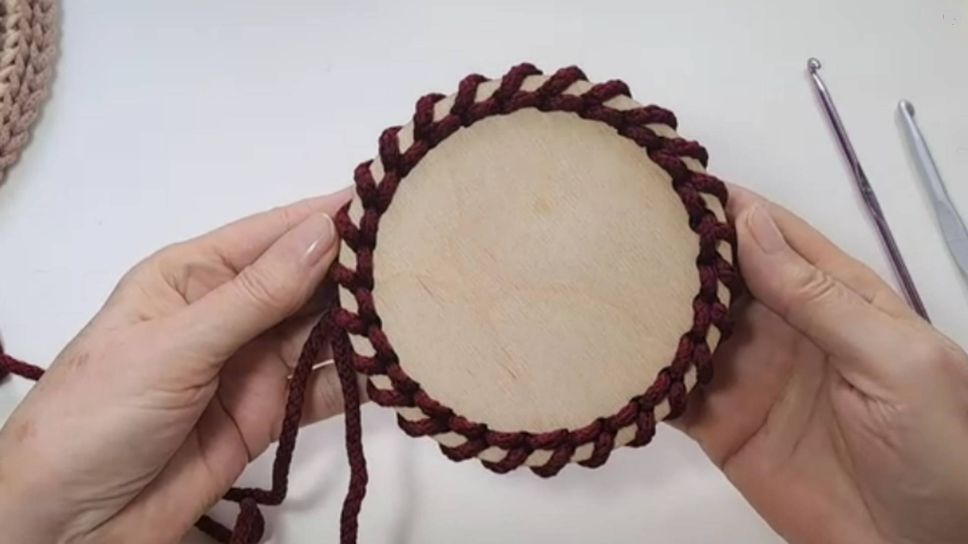 Необычная обвязка для донышка.