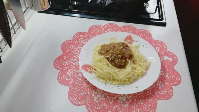 Спагетти с грибным соусом. Подойдёт для тех, кто на ПП или  соблюдает пост.