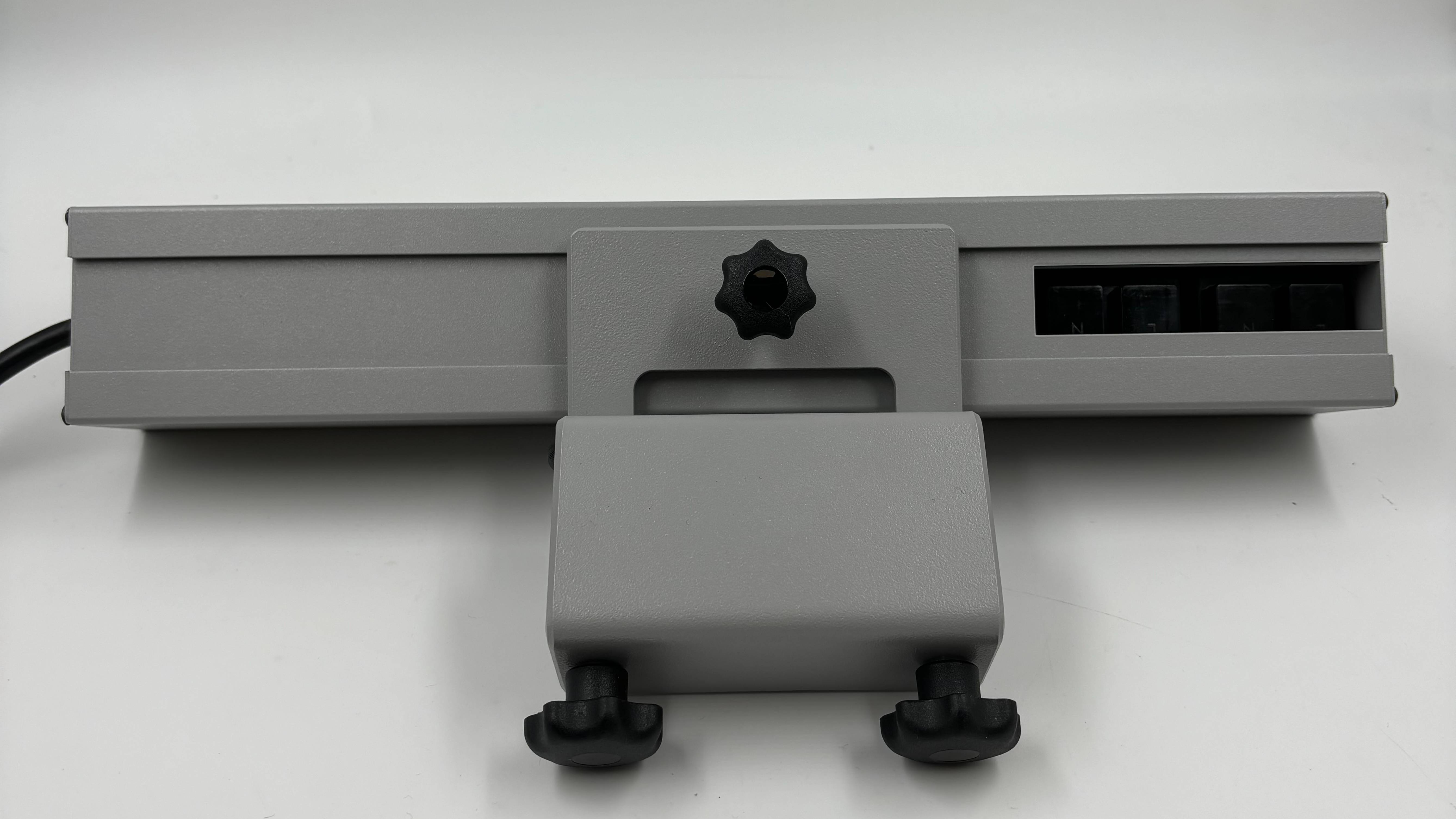 Струбцина (крепление) для накладного блока розеток серии LD моделей DIN (монтаж и установка)