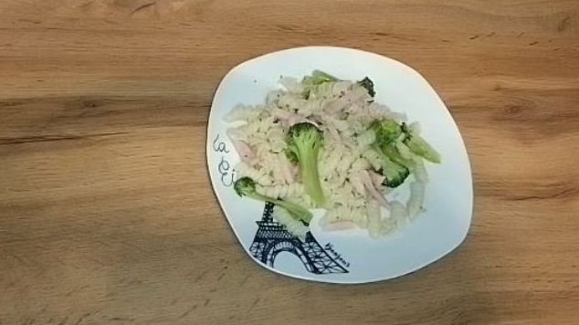 Макароны с ветчиной и брокколи