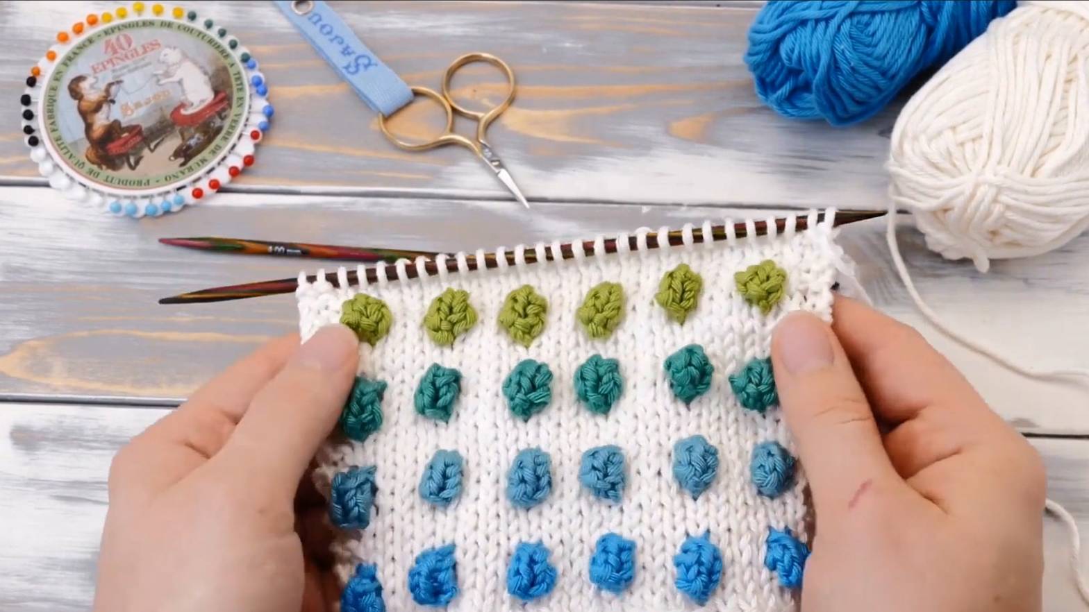 Вязание двухцветной петелькой - пошаговое руководство