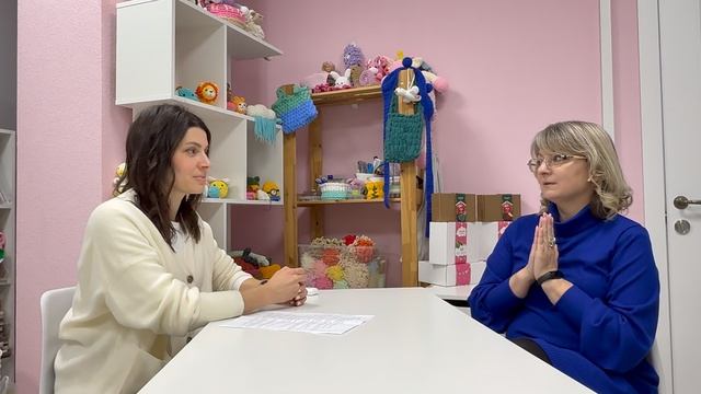 Людмила - новый владелец студии вязания для детей