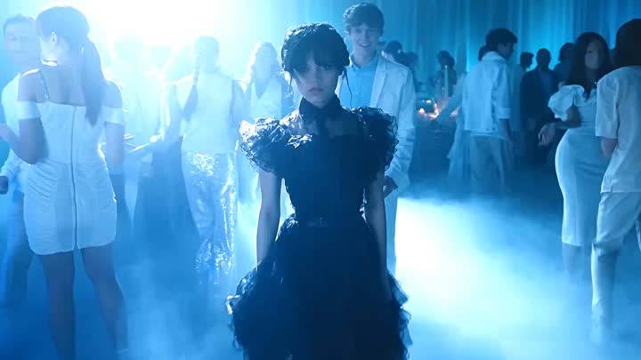 Уэнсдей Аддамс 4 серия попытка разоблочить Монстра и Воронний Бал