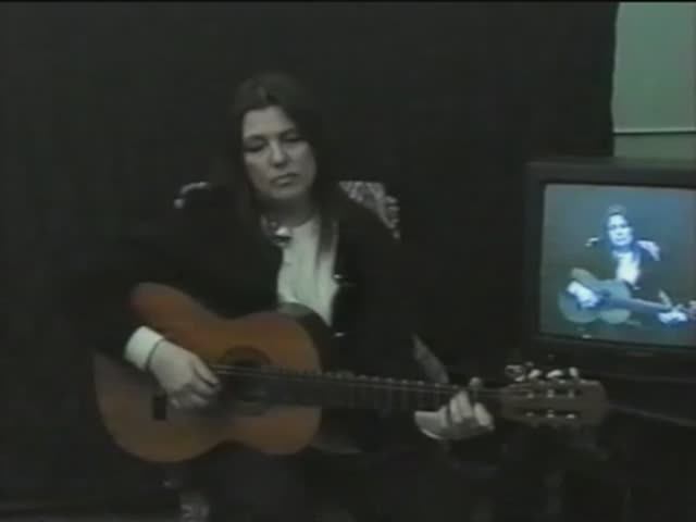 Песню "Монолог женщины" исполняет Валентина Игнатьева