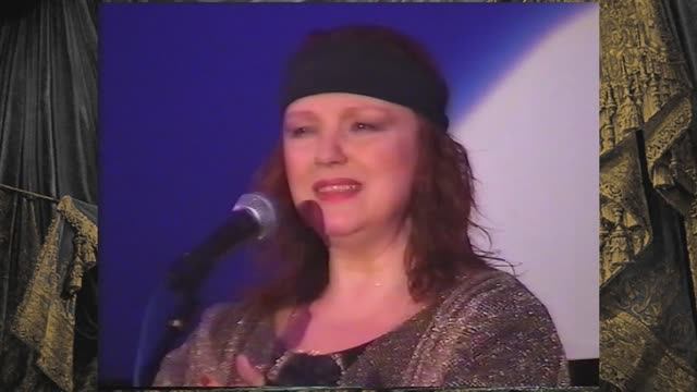 Песню "Мария Магдалина" исполняет Валентина Игнатьева