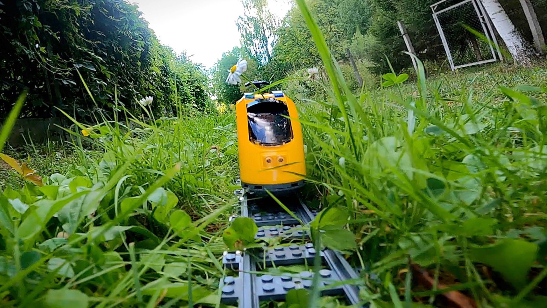 ПОЕЗДА для детей - Поезд едет через тоннели - вид из кабины машиниста - Детский канал про поезда