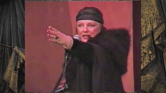 Песню "Как Рафаэль рисовал Сикстинскую Мадонну" исполняет Валентина Игнатьева