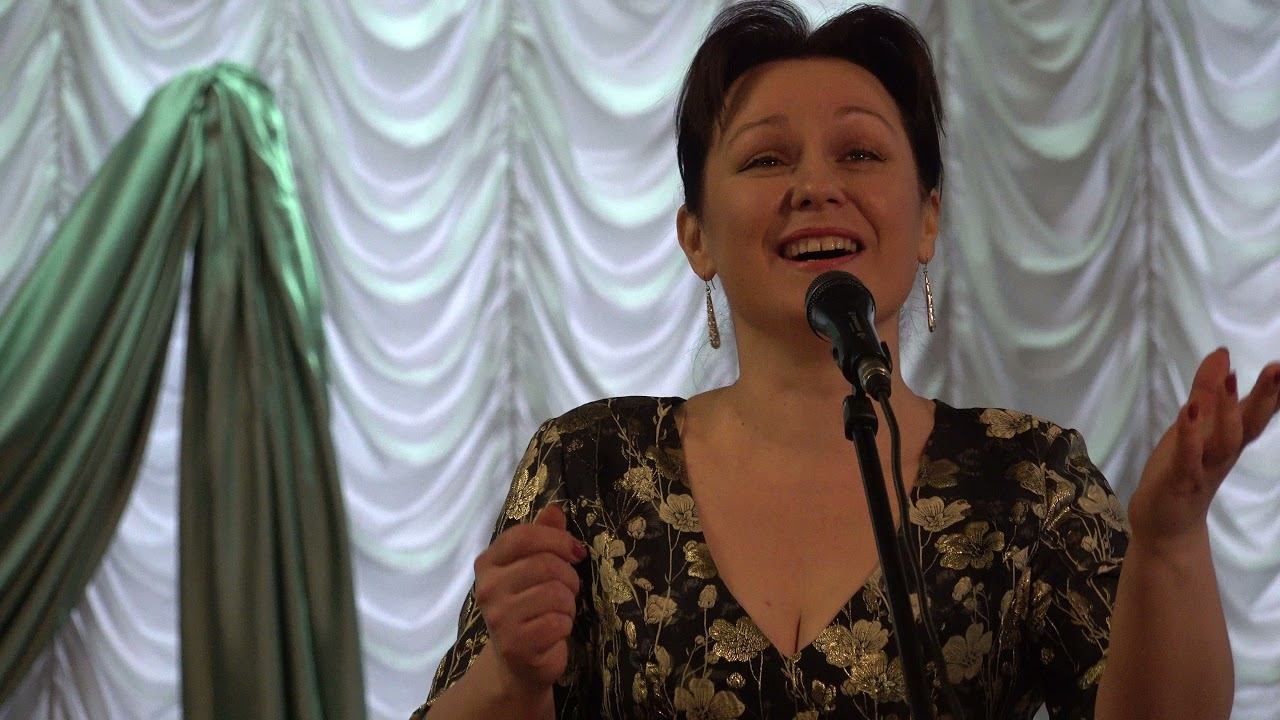 "ПЕСНЯ АНЮТЫ" из кинофильма "Веселые ребята", муз. И.Дунаевский, поёт Наталья Пашкова.