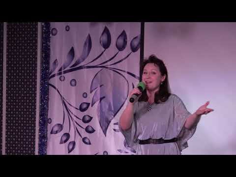 "Песенка без конца", муз. Э. Колмановского, сл. И. Шаферана, поёт Наталья Пашкова.