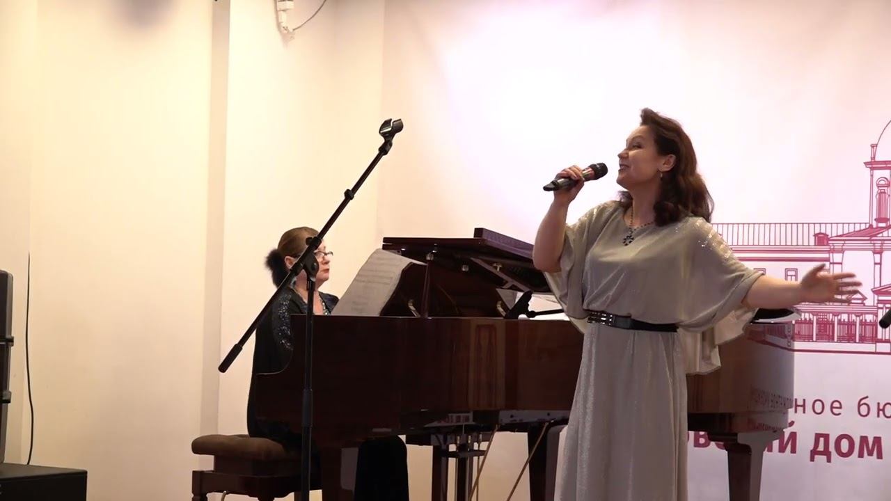 "Песенка без конца", муз. Э. Колмановского, сл. И. Шаферана, поёт Наталья Пашкова.