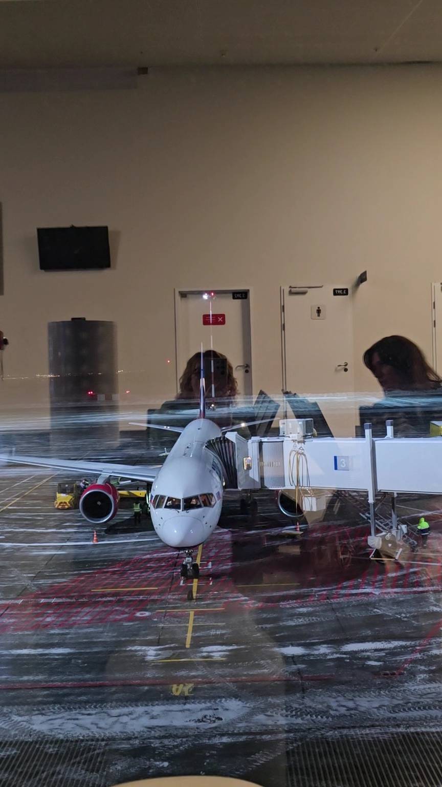 ЛЕТИМ С ПОДРУГОЙ В ХУРГАДУ | ОЖИДАЕМ ПОСАДКУ В САМОЛЁТ  #египет2025