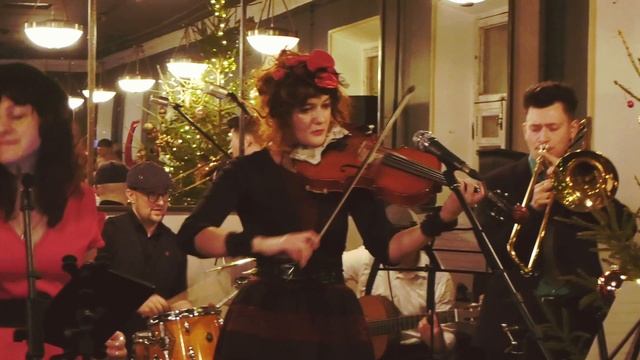 Арт-кабаре СеЛяВи // "Капибара"