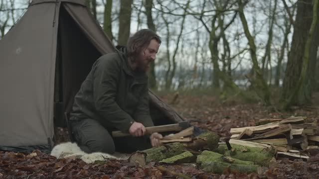 BERTRAN Solo bushcraft trip - new homemade frame saw 2025.02.02